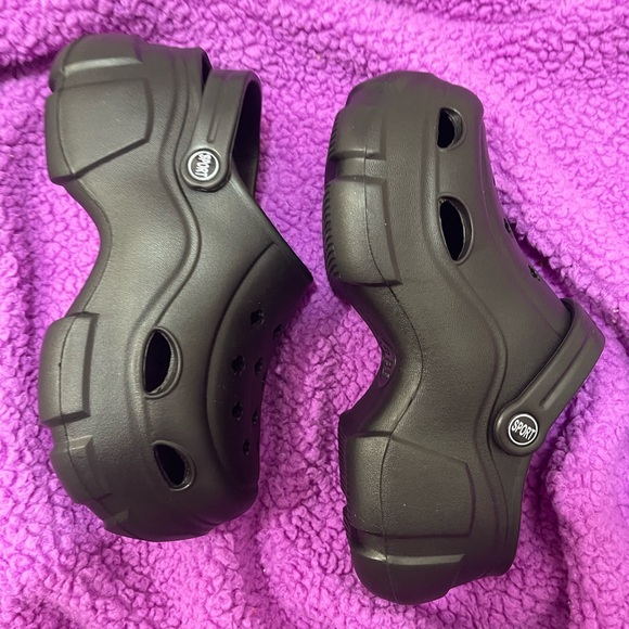 Shoes | Super Cool Chunky Croclike Clogs | Poshmark